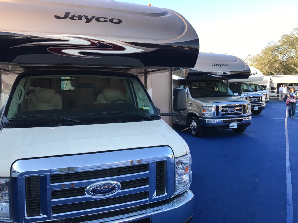 RVFTA Gives 8 Tips for Finding A 5-Star RV Dealership