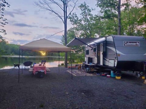 8 Waterfront Campgrounds with Gorgeous Views - The RV Atlas